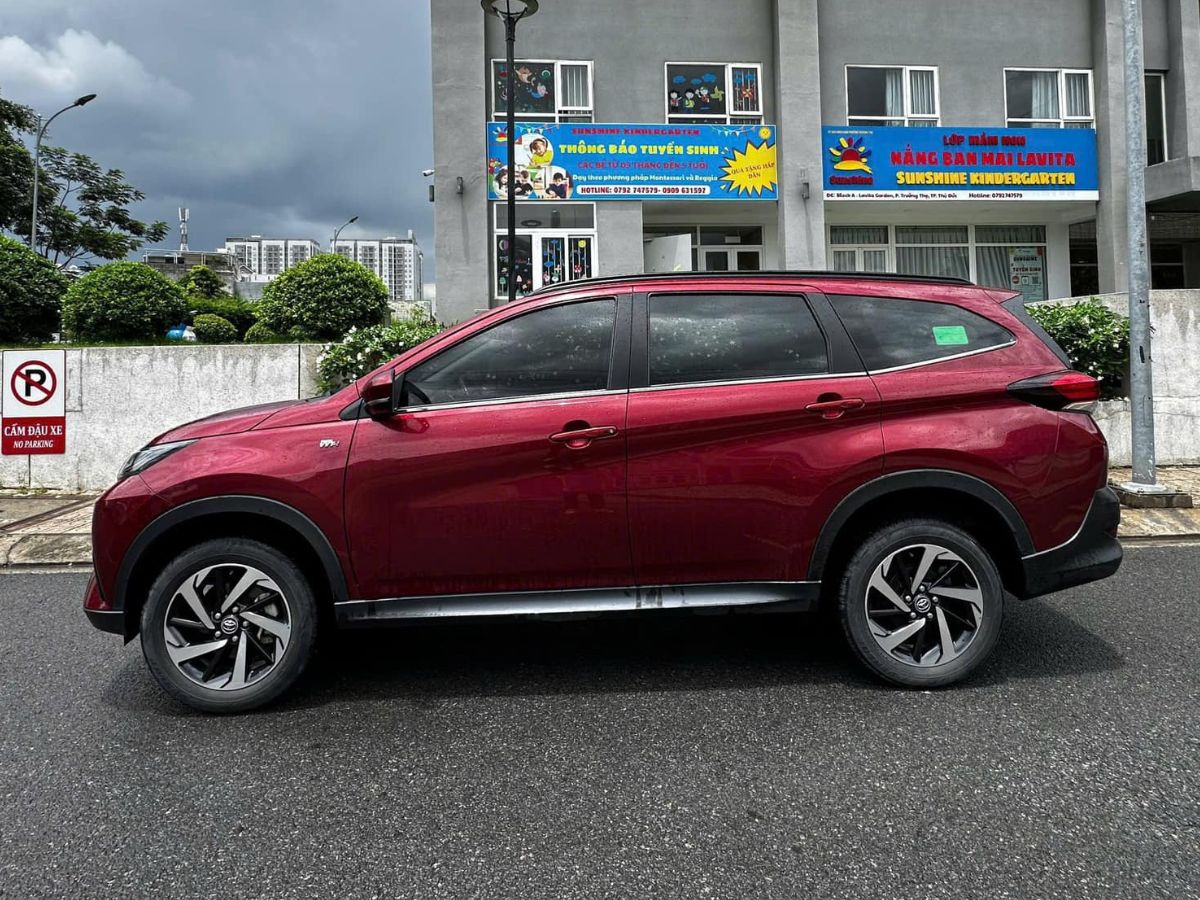 Xe 7 chỗ Toyota Rush 2019 lăn bánh 5 năm rao bán với giá khó tin