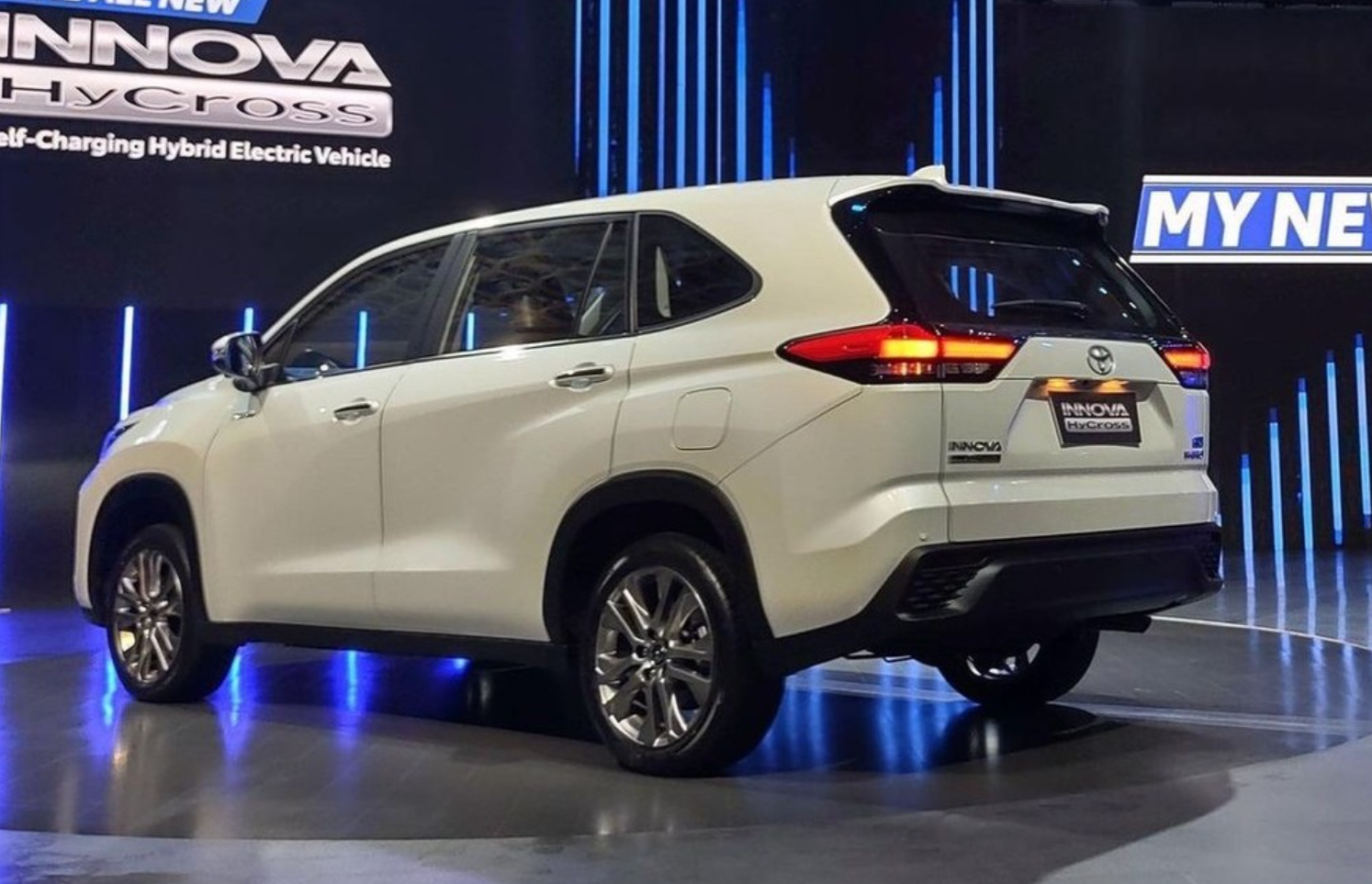 Innova 2023 & mọi thứ cần biết trước khi về Việt Nam