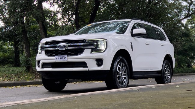 Ford Everest Ambiente - Giá bán, thông số, hình ảnh & đánh giá
