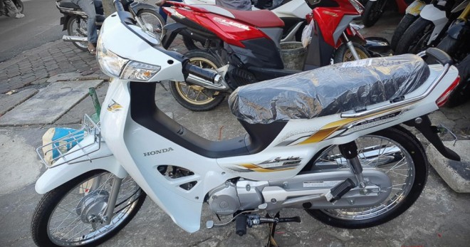 Honda Dream 125 2021 phiên bản Beyond Luxury về Việt Nam với mức giá dự ...