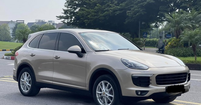 Porsche Cayenne 2016 chỉ còn ngang giá Mercedes GLB 200 sau 7 năm lăn bánh