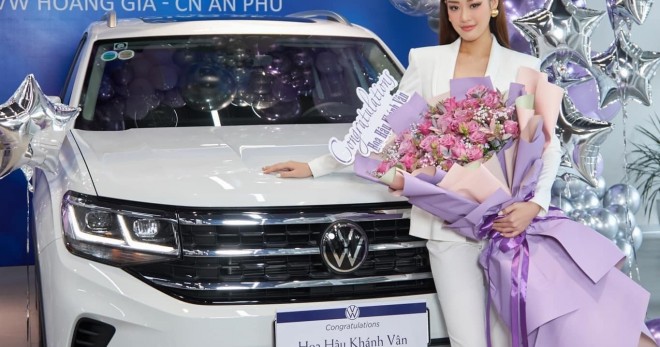 Hoa hậu Khánh Vân lên đời xế hộp hơn 2 tỷ, nhận xe sang trước thềm năm mới